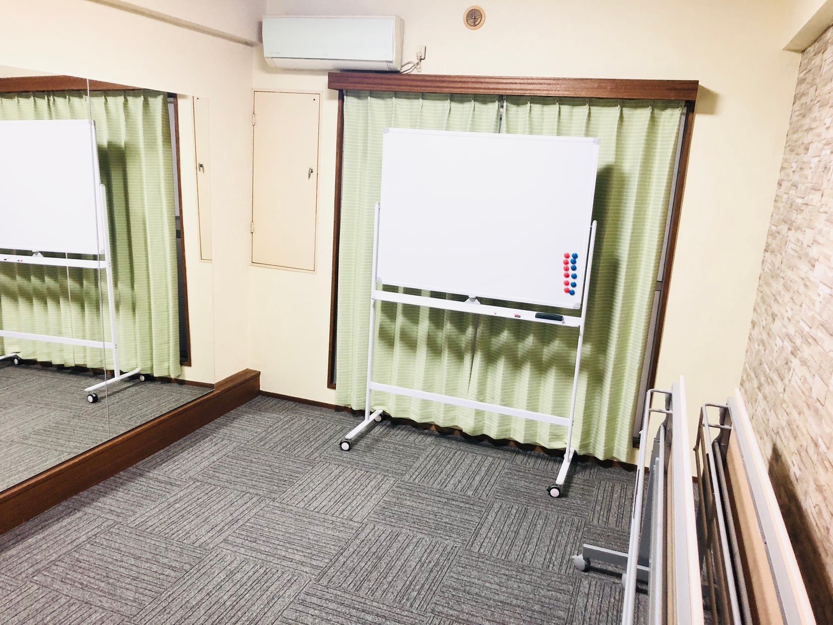 激安スペース✨全身鏡✨名駅２分✨整体ベッド✨深夜利用ＯＫ✨ヨガ、整体、トレーニングにの写真5