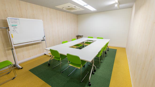 【高崎駅東口徒歩2分】デッキ直結でアクセス抜群!完全個室でリモート会議や面接会場としてもご利用いただけます!(12名着席可能)の写真2