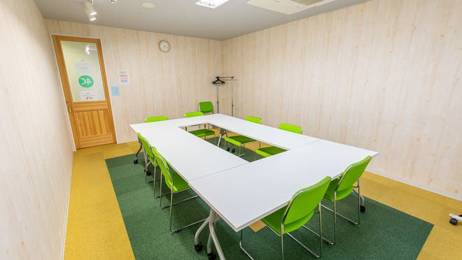 【高崎駅東口徒歩2分】デッキ直結でアクセス抜群!完全個室でリモート会議や面接会場としてもご利用いただけます!(12名着席可能)の写真1