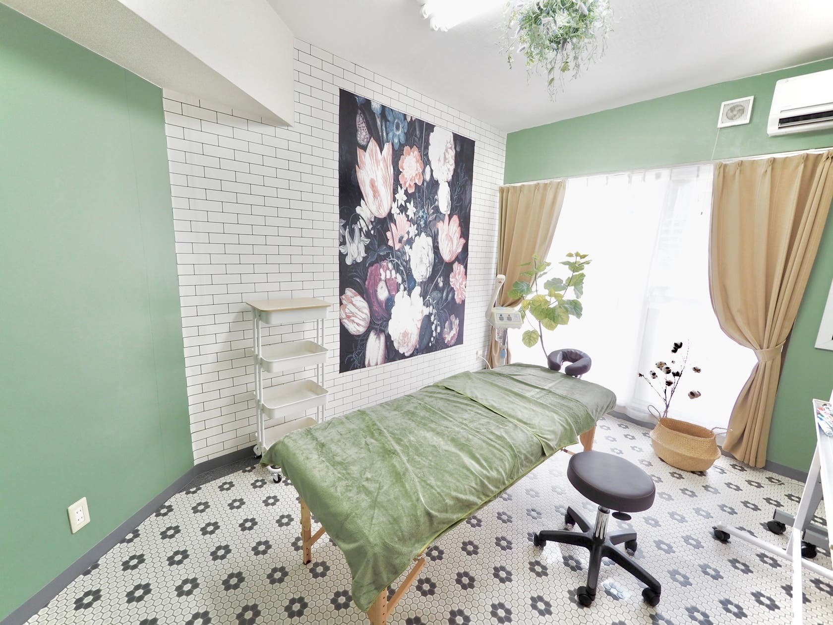 《トレーズ＠名駅》施術ベッドなど無料貸出設備充実🌿カフェ風レンタルスペース＆サロン💆‍♀️女子会🎀撮影会📸【名駅徒歩2分！】の写真4