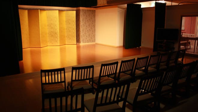 【予約リクエスト制】ミニステージ付き。三条駅から徒歩4分。レッスン/懇親会/会議/などの写真5