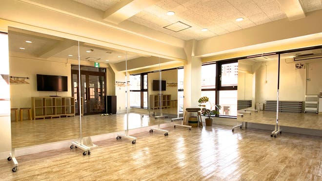 【4F】★駅前・24h利用可★1時間1000円/ダンスができるスタジオ/移動式スポーツ鏡×6/使い途は様々★の写真3