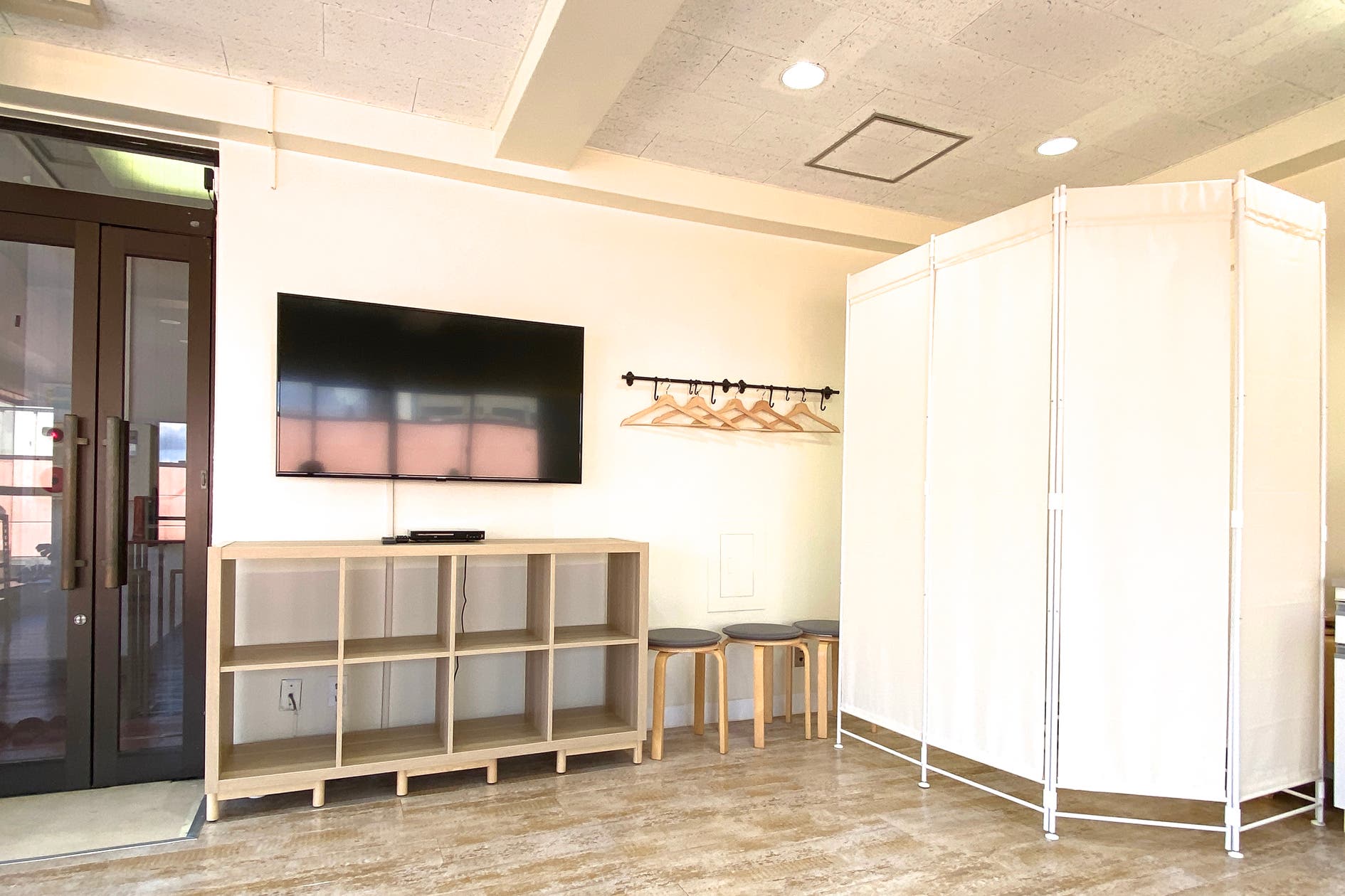 【4F】★駅前・24h利用可★1時間1000円／ダンスができるスタジオ／移動式スポーツ鏡×6／使い途は様々★の写真9