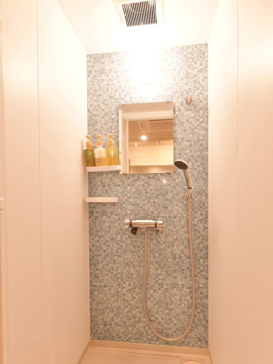 24時間ジムに併設の個室トレーニングルーム！！ロッカールーム・シャワーブース完備！の写真10