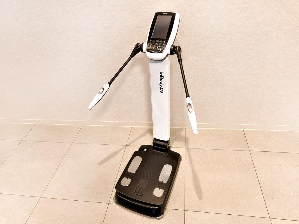 24時間ジムに併設の個室トレーニングルーム！！ロッカールーム・シャワーブース完備！の写真11