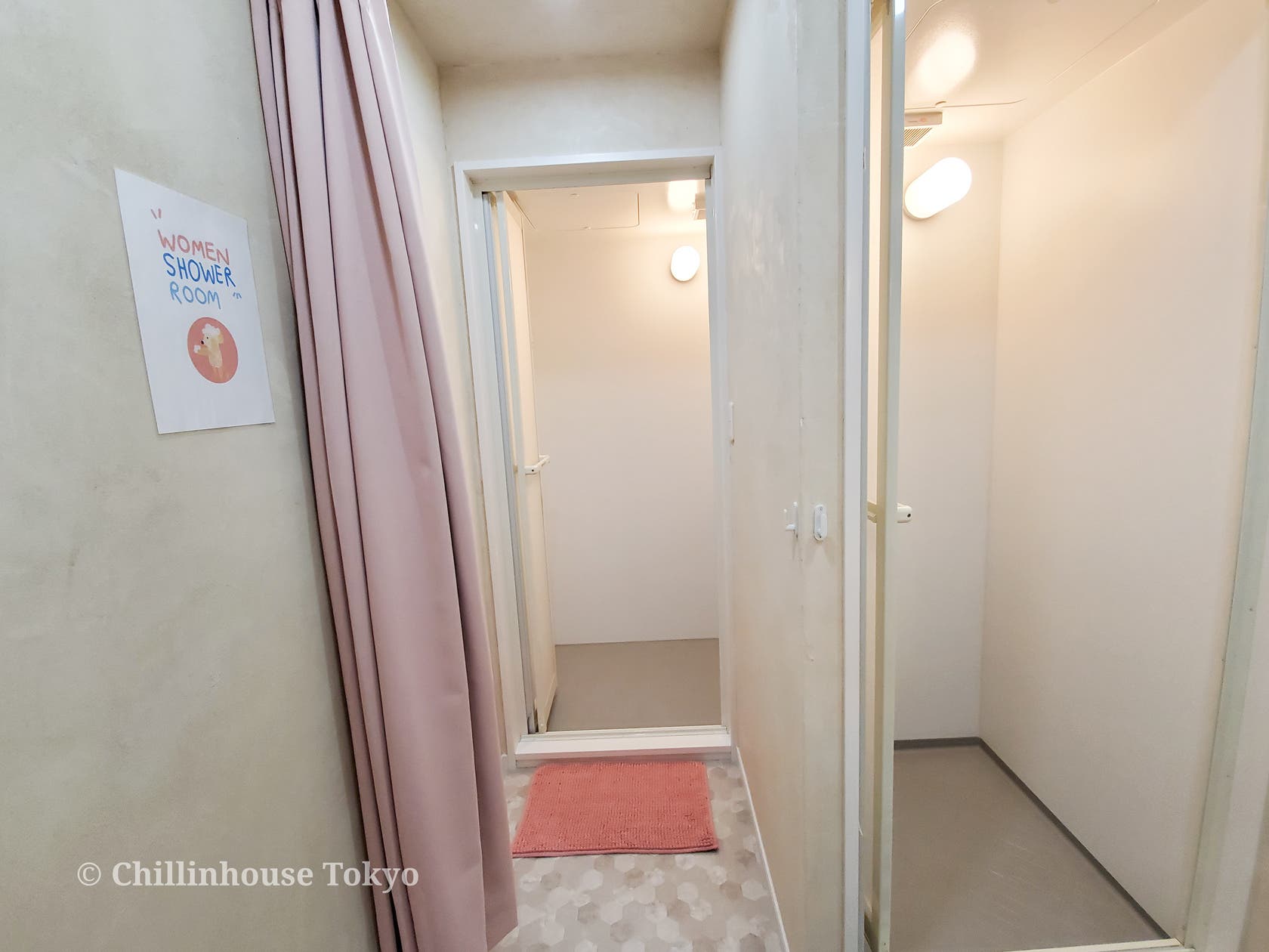 ☝️直前割😌２4時間利用可☀南向き自然光抜群👀ネトフリ、アマプラ見放題🛏️ダブルベッド２台🙆ゴミ捨て無料の写真30