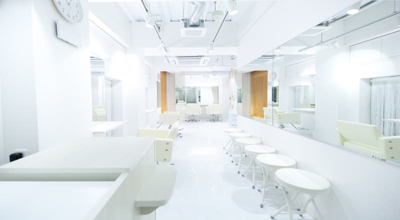 【銀座:新橋】新築のビルで清潔感がありとてもキレイ✨✨ヘアセットの練習(設備充実)、動画撮影も◎Wi-Fi◎