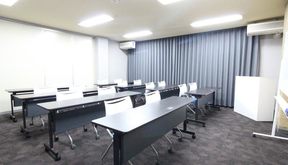 広瀬通【仙台協立第1ビル4階4-B貸会議室】16名様用 落ち着いた雰囲気の会議室ですの写真1