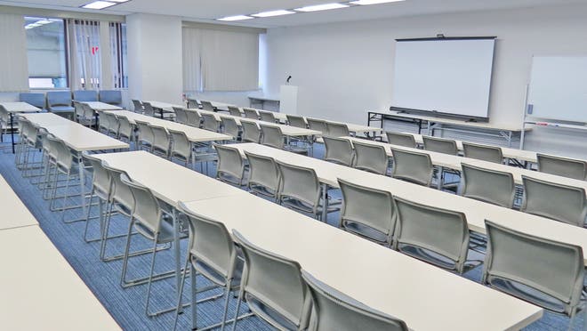 4F【本町駅から徒歩0分!】20~70名まで。無料備品も多数!の写真3