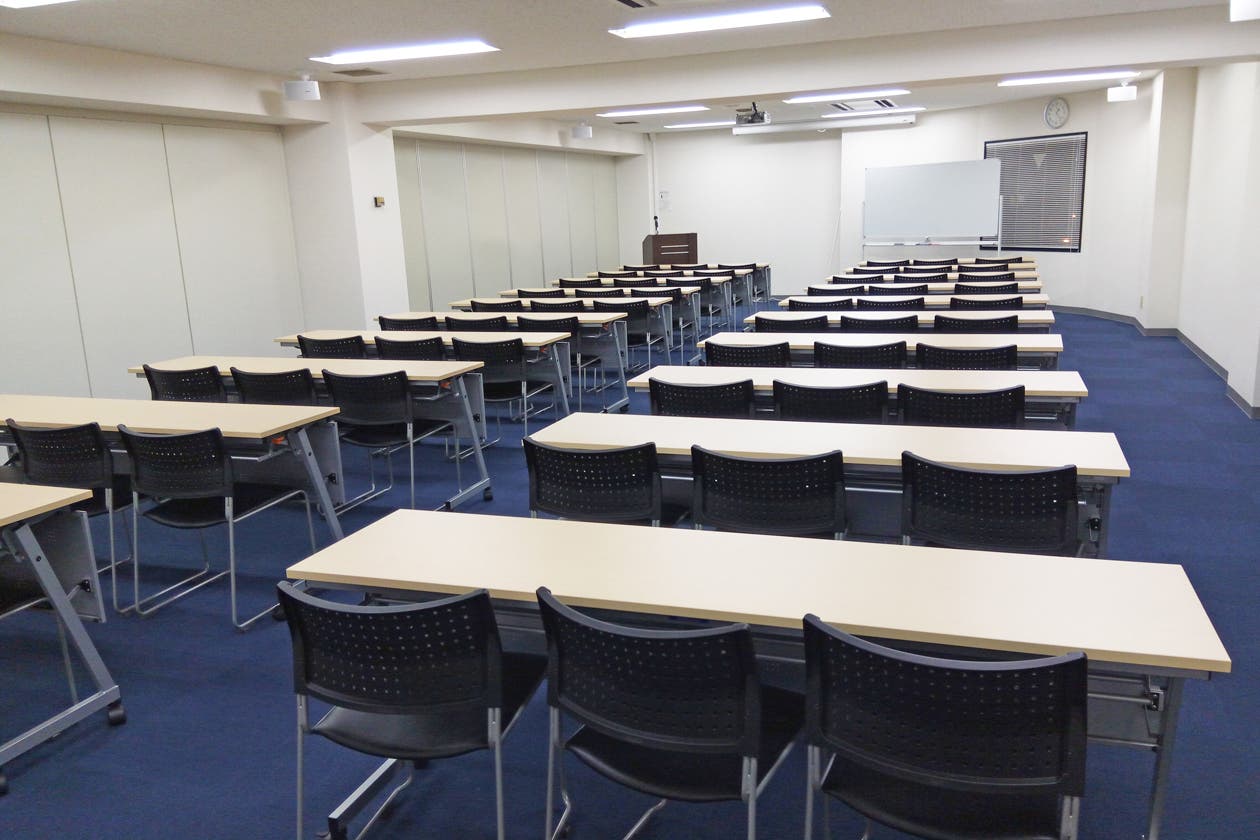 2号室【四ツ橋・心斎橋エリア！駅から徒歩0秒！】スクール形式６０名まで。無料備品も多数！同ビル内に複数会場の写真6