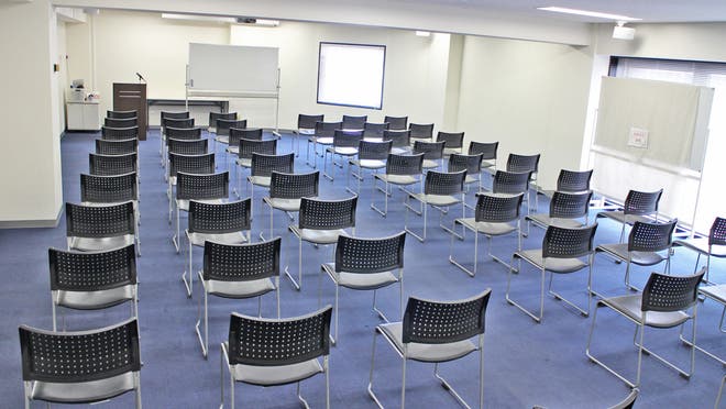 2号室【四ツ橋・心斎橋エリア!駅から徒歩0秒!】スクール形式60名まで。無料備品も多数!同ビル内に複数会場の写真13