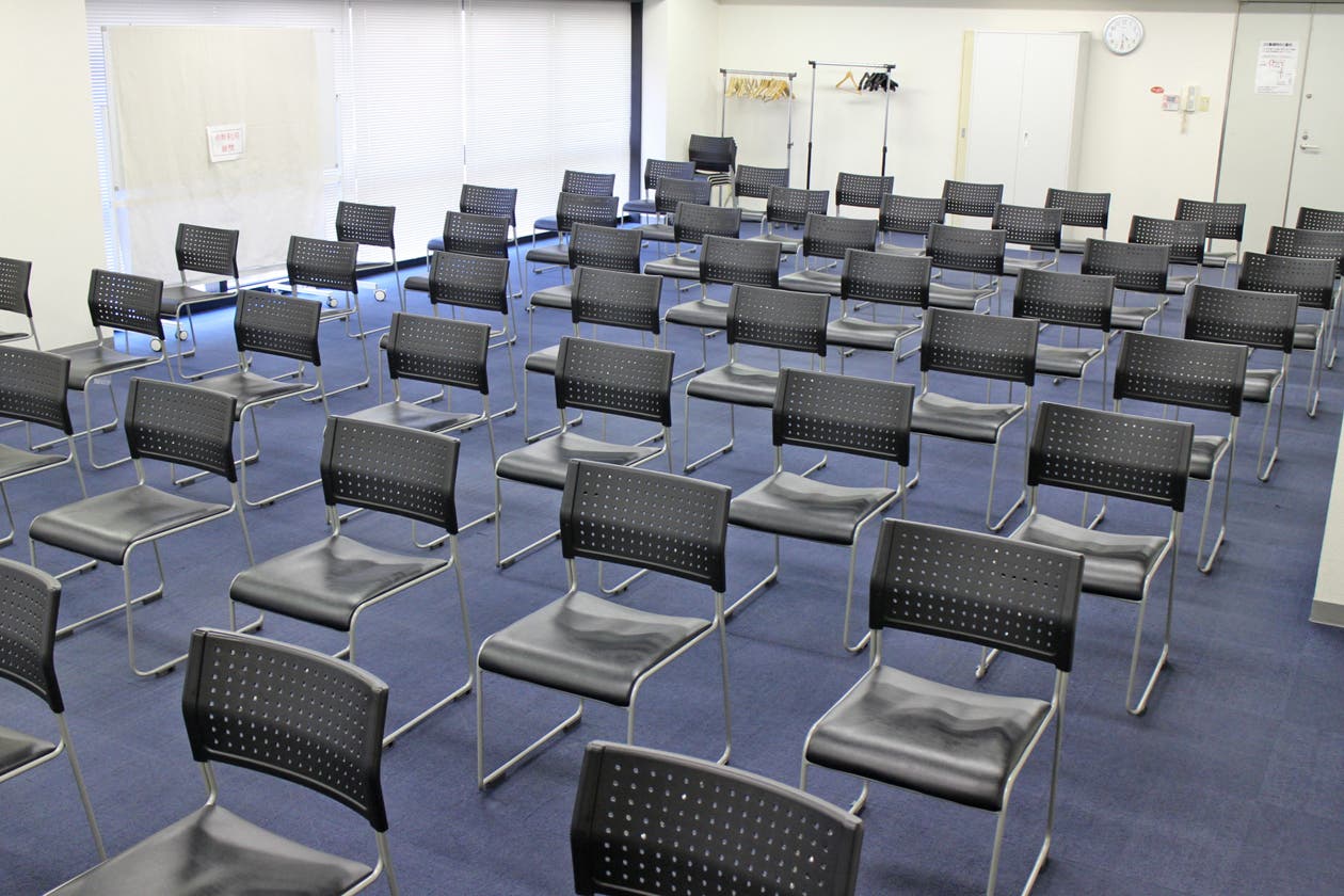 2号室【四ツ橋・心斎橋エリア！駅から徒歩0秒！】スクール形式６０名まで。無料備品も多数！同ビル内に複数会場の写真14