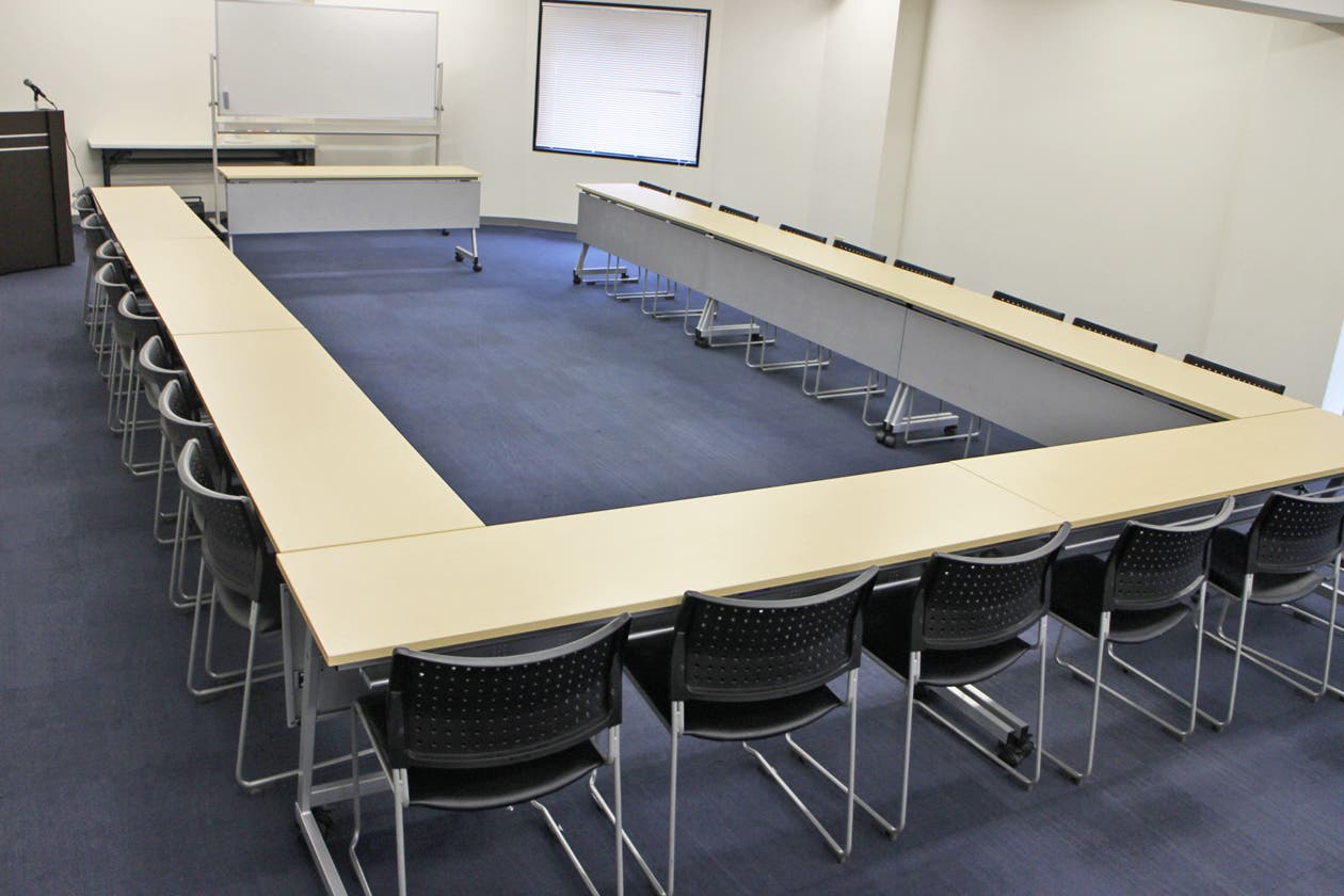 2号室【四ツ橋・心斎橋エリア！駅から徒歩0秒！】スクール形式６０名まで。無料備品も多数！同ビル内に複数会場の写真16