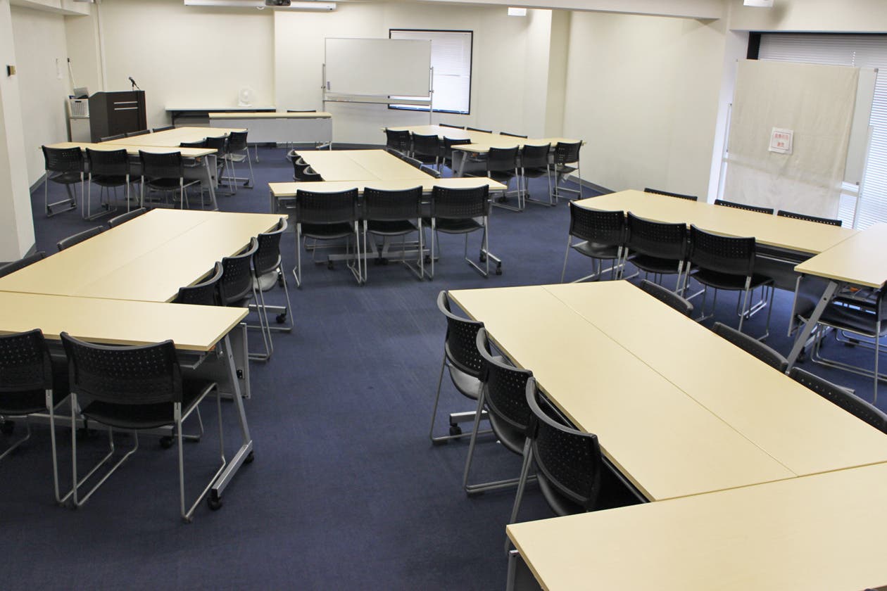 2号室【四ツ橋・心斎橋エリア！駅から徒歩0秒！】スクール形式６０名まで。無料備品も多数！同ビル内に複数会場の写真18