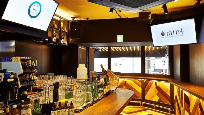 六本木交差点から徒歩2分の立地に、モニター11台完備のスポーツ観戦や撮影に最適なスペースが誕生!の写真3