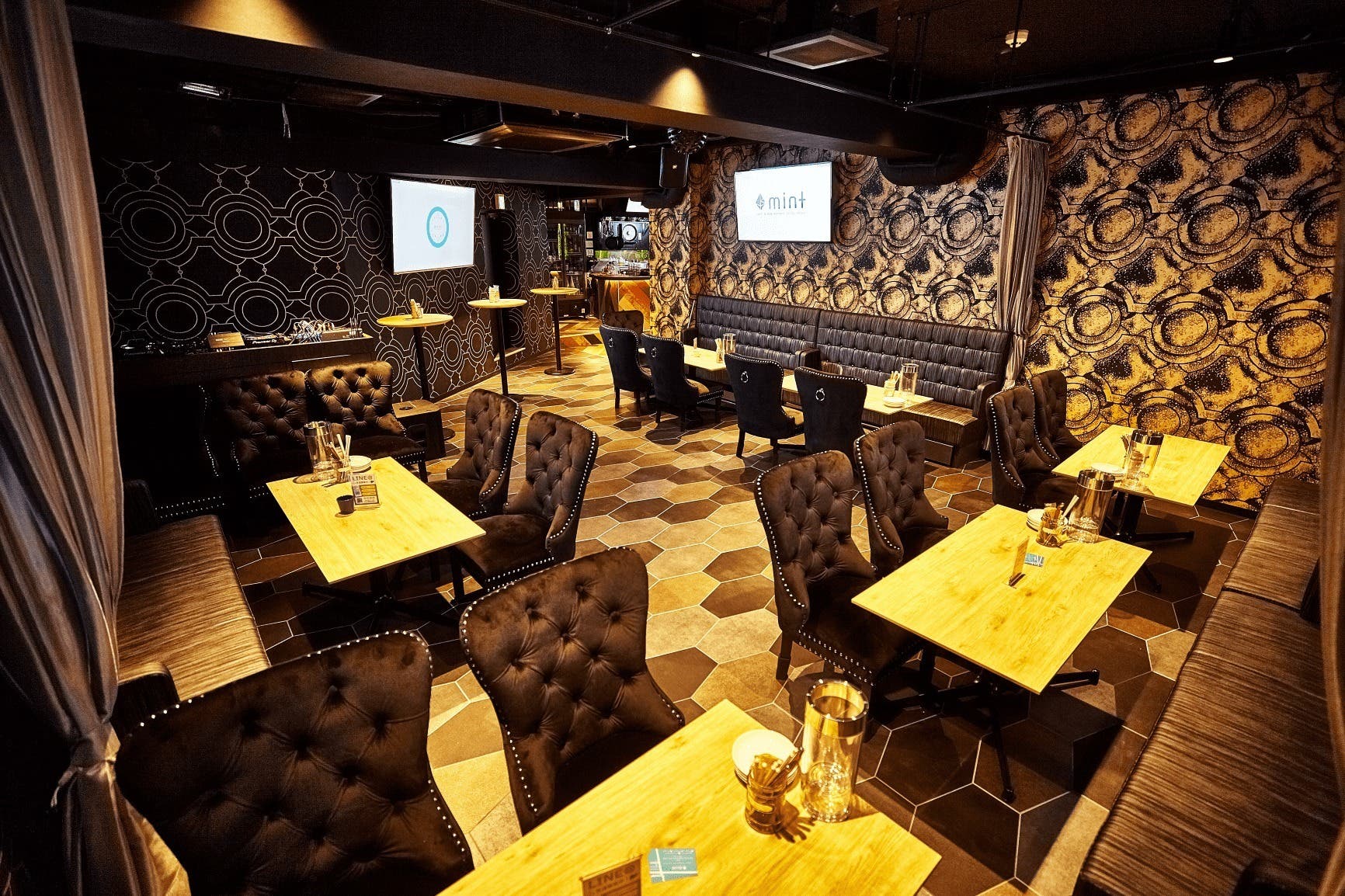 六本木交差点から徒歩2分の立地に、モニター11台完備のスポーツ観戦や撮影に最適なスペースが誕生！の写真5