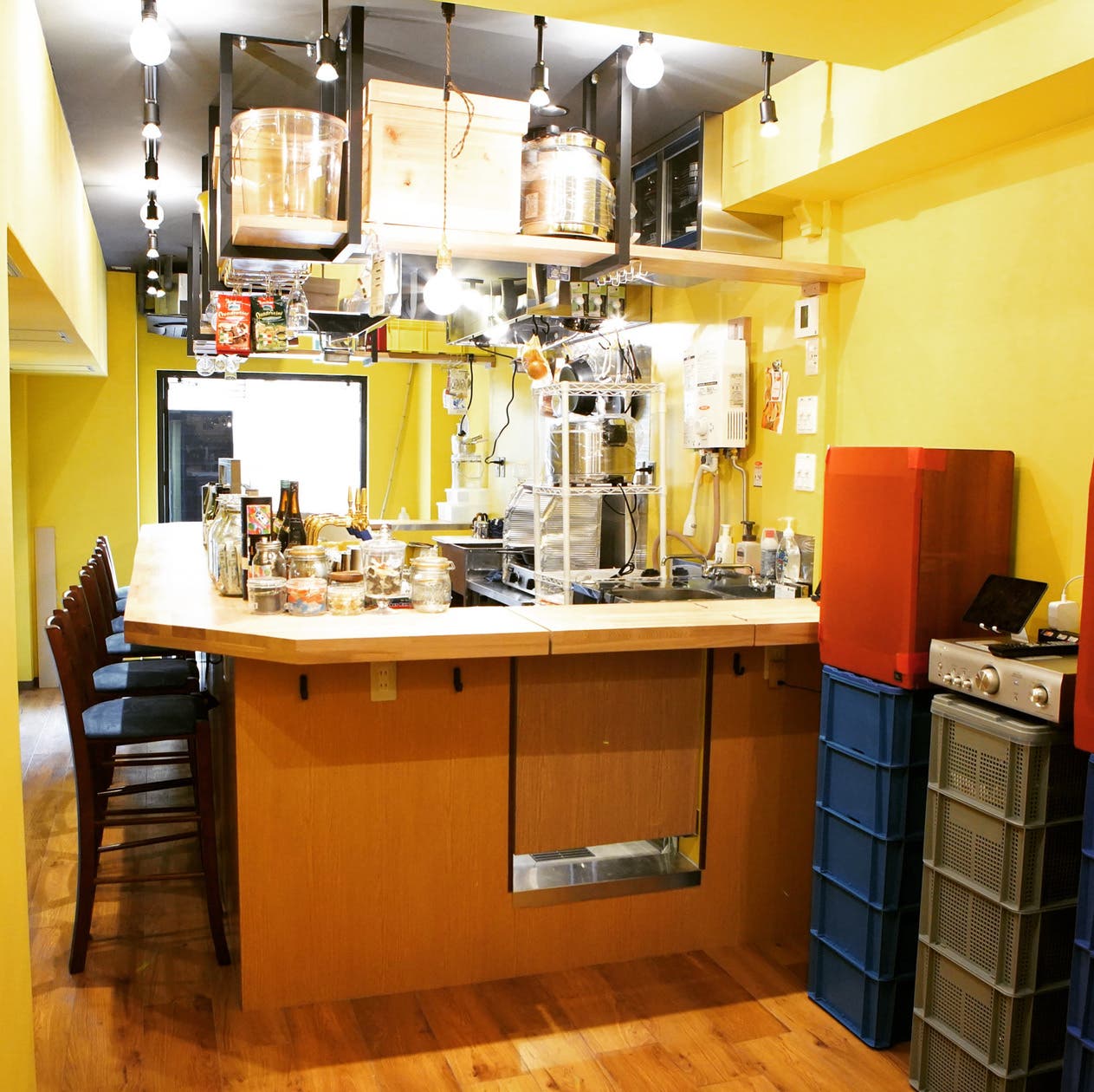 新宿近辺(東新宿) 隠れ家的な1F路面飲食店を貸切！ カフェ&レストラン (カウンター有)の写真9