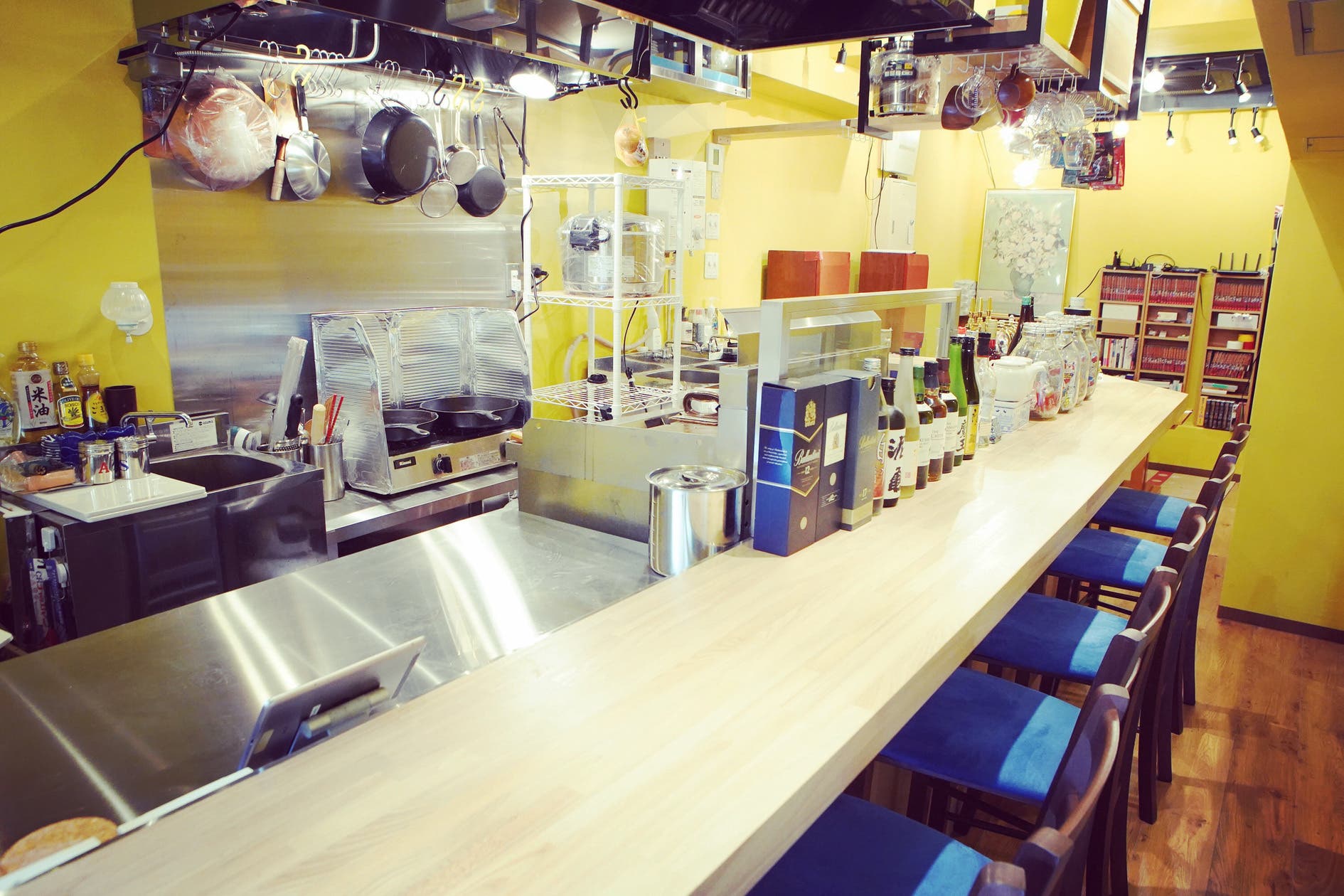 新宿近辺(東新宿) 隠れ家的な1F路面飲食店を貸切！ カフェ&レストラン (カウンター有)の写真5