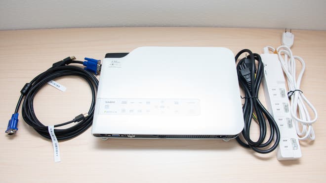 横浜駅2分!!★3時間・6時間以上で割引★高速Wi-Fi!24時間営業!明るい完全個室!折り畳み机でレイアト自由!の写真8