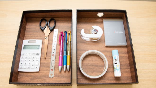 横浜駅2分!!★3時間・6時間以上で割引★高速Wi-Fi!24時間営業!明るい完全個室!折り畳み机でレイアト自由!の写真10