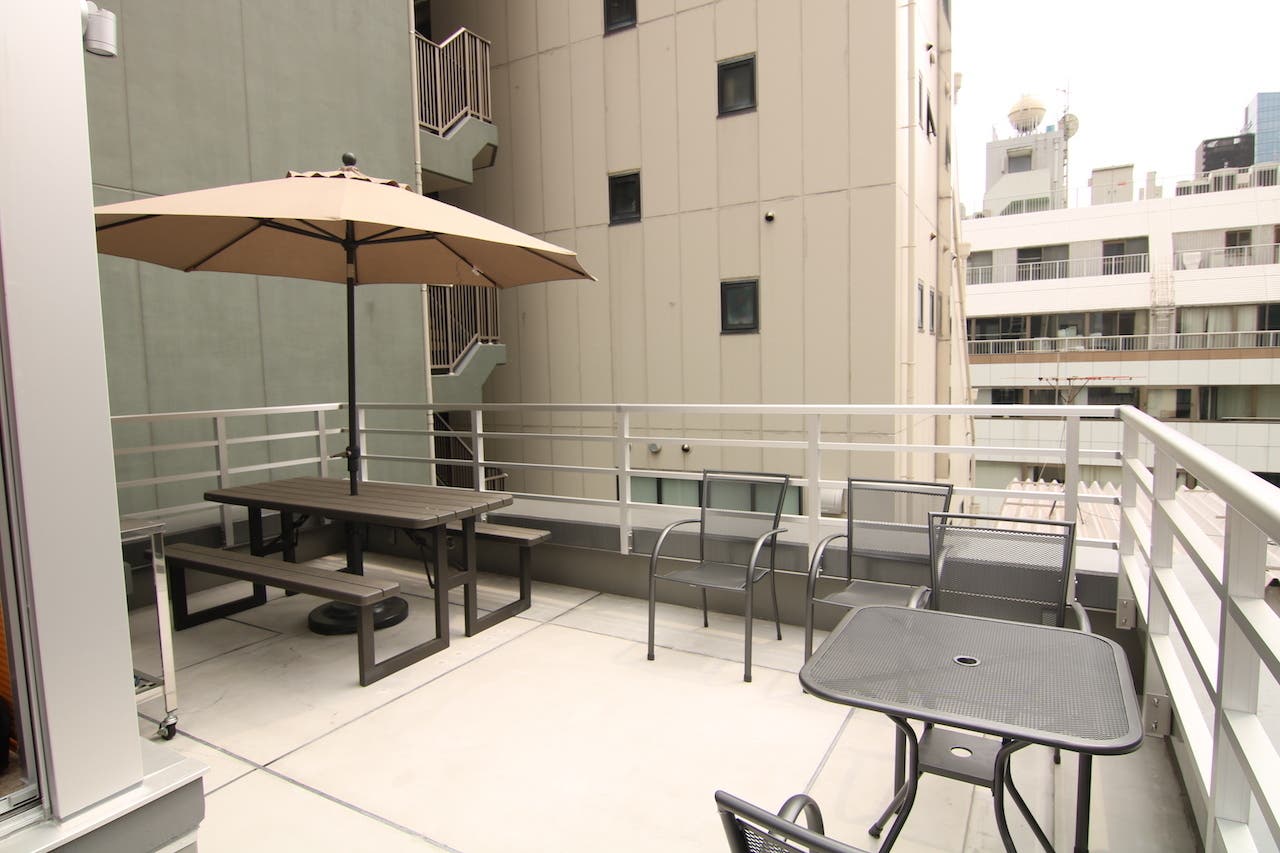 [新橋・風通しの良い屋上プライベート空間] 少人数の飲み会やイベント、作業や屋外会議に！感染対策万全！の写真3