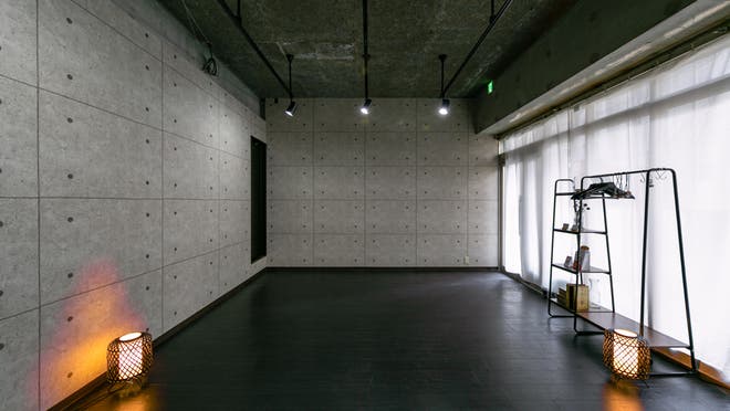 【大須観音駅出口から徒歩20秒】撮影にレッスンに! スタジオミラーなどプロ機材完備のスタイリッシュなスタジオの写真3