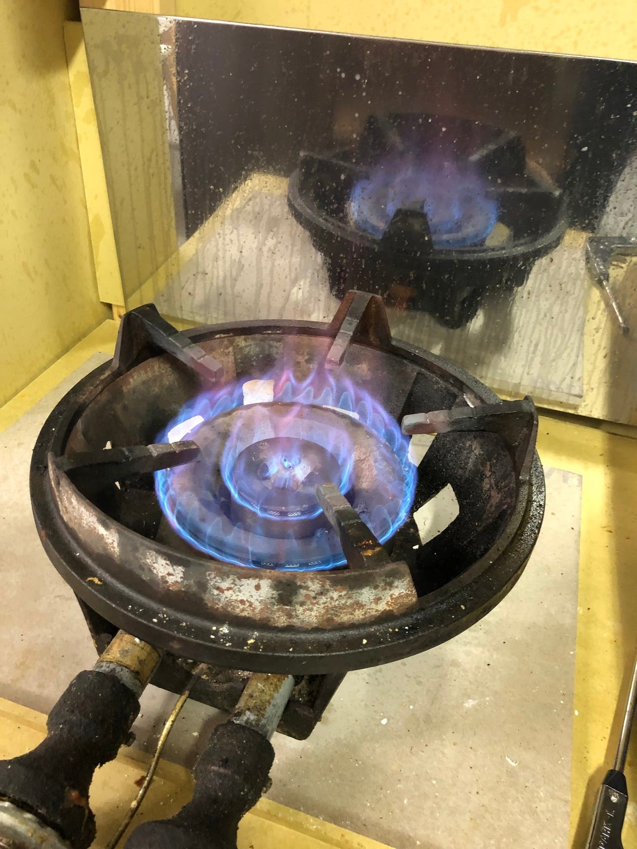 【レンタルキッチン】定員14名  綺麗なトイレ 充実した調理設備の写真7