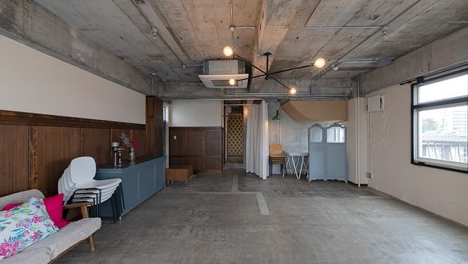 【窓あり 撮影等・教室等におすすめのフリースペース】1階にCafeもあるので便利です!最大15名着席可能。の写真3