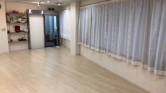 草加駅東口より徒歩1分!24時間・365日営業。ダンスが出来るレンタルスタジオPiattoです。草加駅のホームから見えます!の写真4