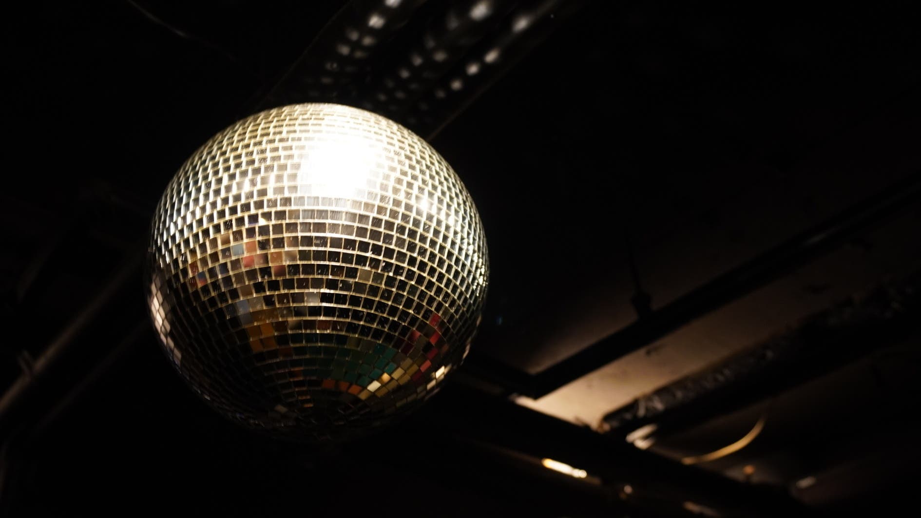 落ち着いた雰囲気のバー。MV撮影 / コスプレ撮影などにもオススメです！の写真7