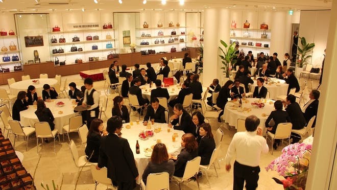 全面(大ホール) 広さ333㎡(101坪)、天井高3.5mの開放的なスペースです。の写真6