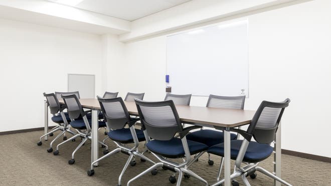 【弁天町駅直結】10名様用会議室#完全個室#ホワイトボード#テレワーク#ママ会#Bizcomfort大阪ベイタワーの写真2