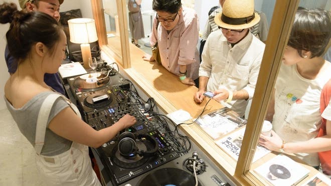 【横浜みなとみらい】BOOTH/DJや動画・音声収録、ミーティングにどうぞ!音響機材・吸音設備完備。控室などとしてもご利用可能。の写真6