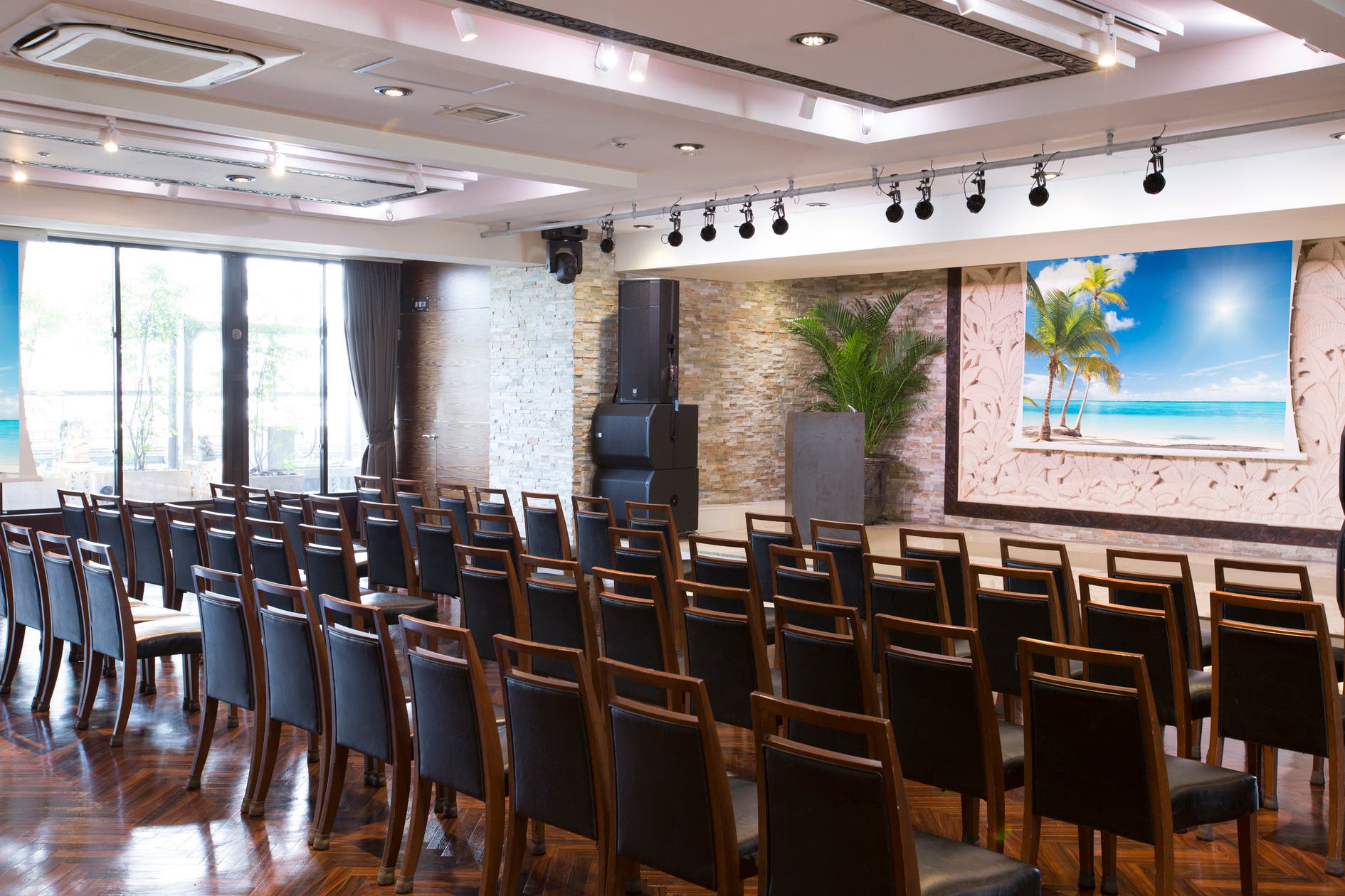 【パセラ8F グレースバリ】無観客ライブ・ライブ配信撮影も可能！ロケ撮影や各種イベント等、発表会から会議利用までお任せください！の写真5