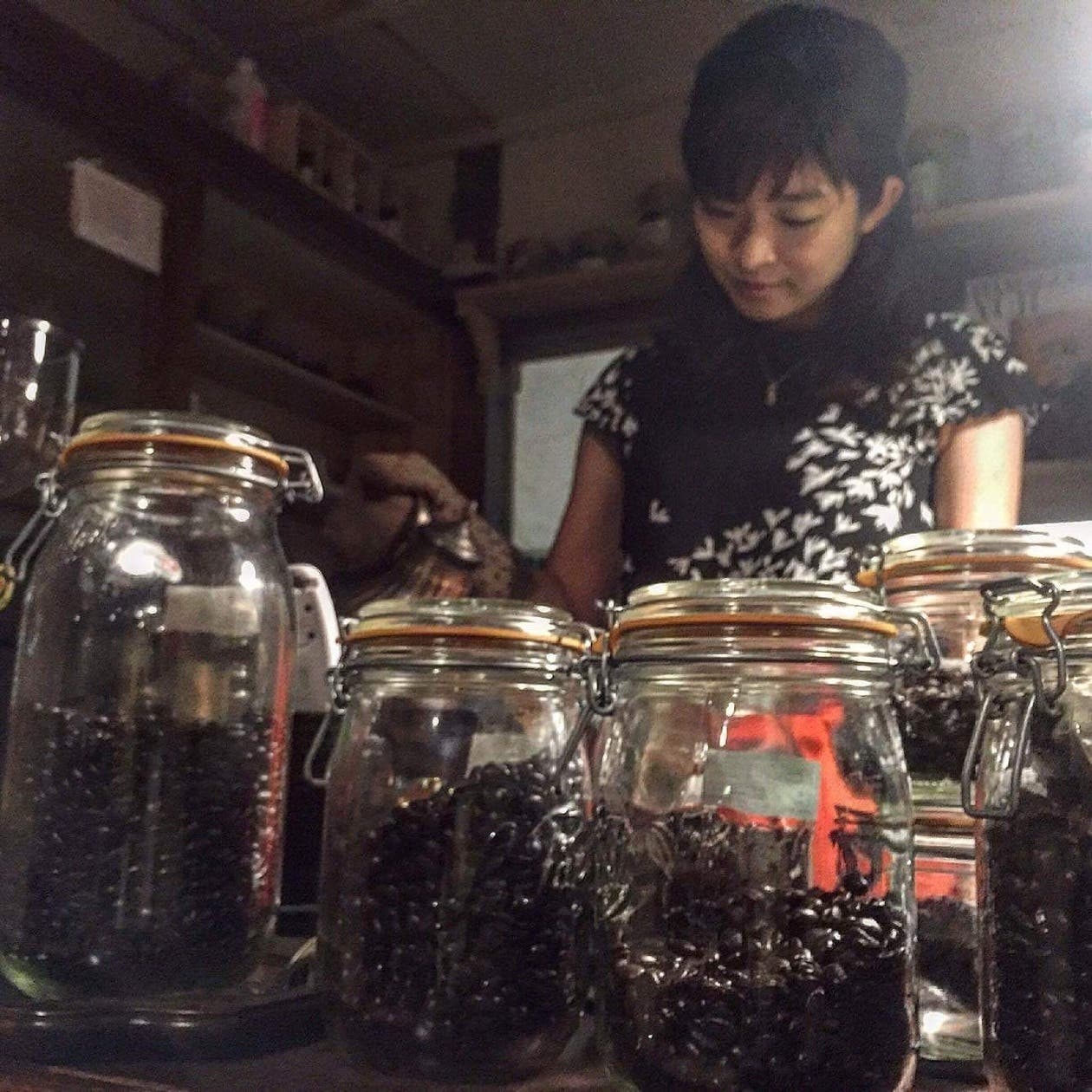 店主による珈琲ドリップの画像1