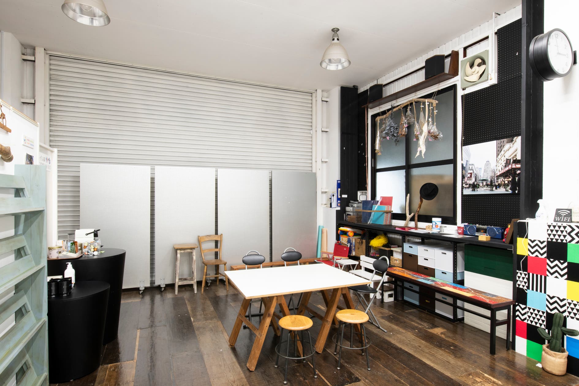 池袋エリアの広々白ホリスタジオ　天井高く、背景紙や無料機材も豊富！の写真13