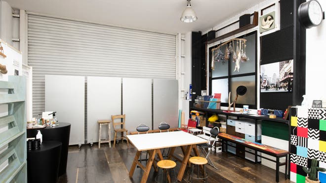 池袋エリアの広々白ホリスタジオ 天井高く、背景紙や無料機材も豊富!の写真13