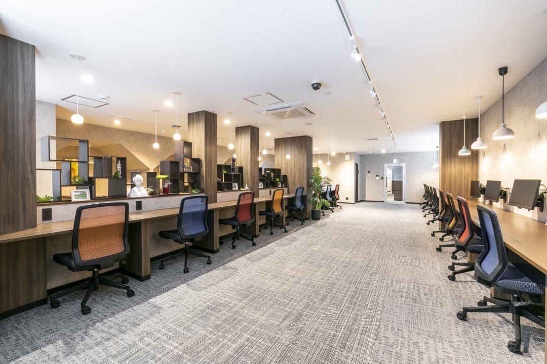 【仙台駅徒歩5分】打合せやWEB会議に使える✨8名用会議室 #Wi-Fi #電源 ＃モニター#ホワイトボード #フリードリンクの写真2