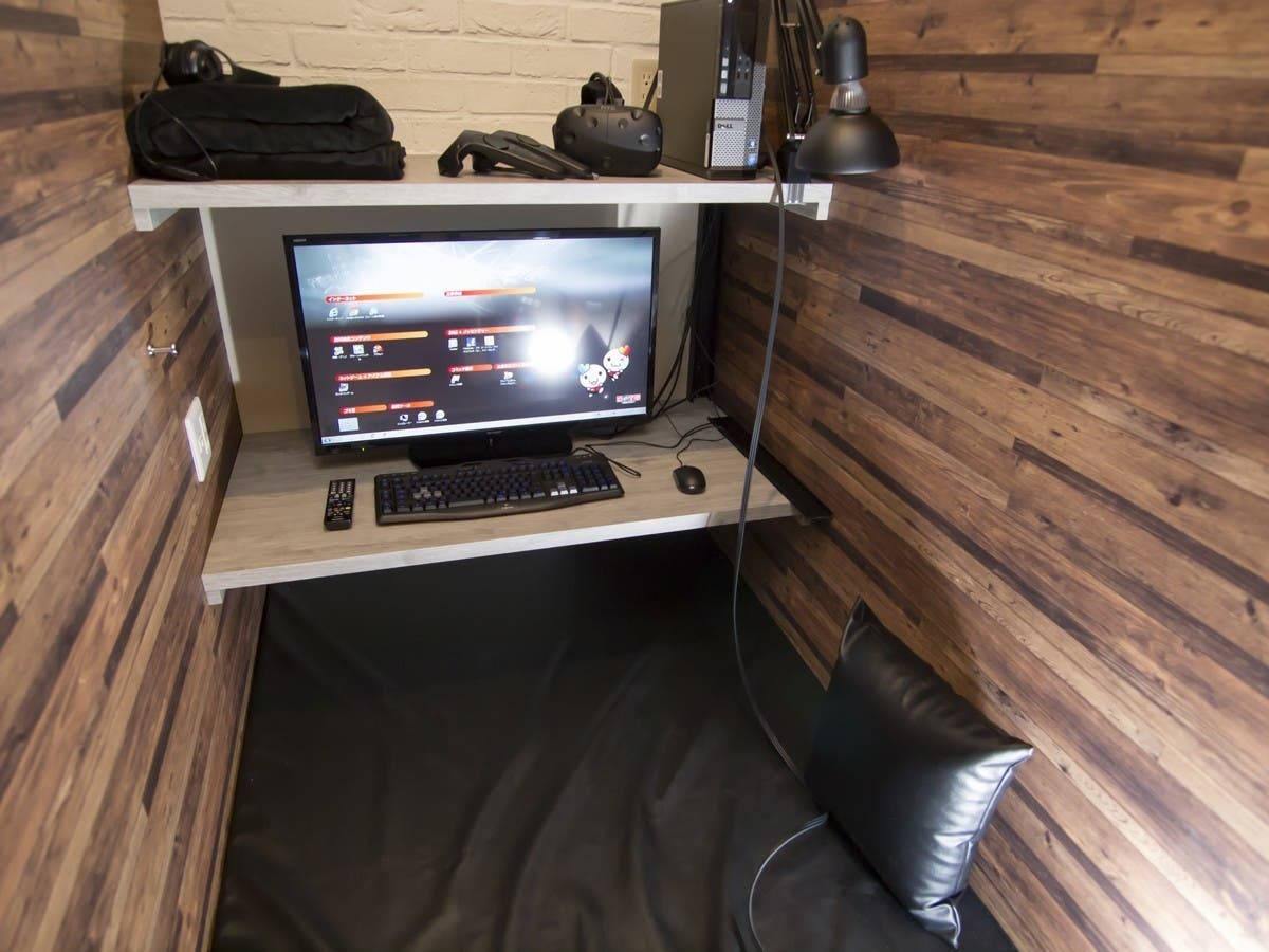 鍵付き個室なので安心しご利用頂けます！ドリンク飲み放題・24時間出入り自由・テレワーク等に最適です。の写真3