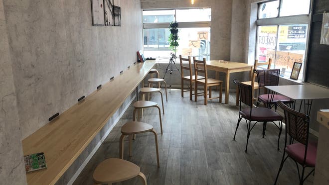 シンプルだけどオシャレに映えるカフェ!女子会・手芸教室・ママ会・コスプレ撮影・会議利用などに!の写真1