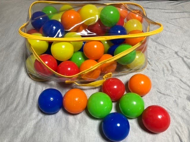 カラー プラスチック ボール 60個セットの画像1