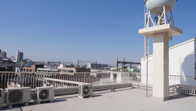 屋上【阿佐ヶ谷駅徒歩1分・新宿から8分】隣は釣り堀。撮影、ロケ、ピクニック、コスプレに。の写真1