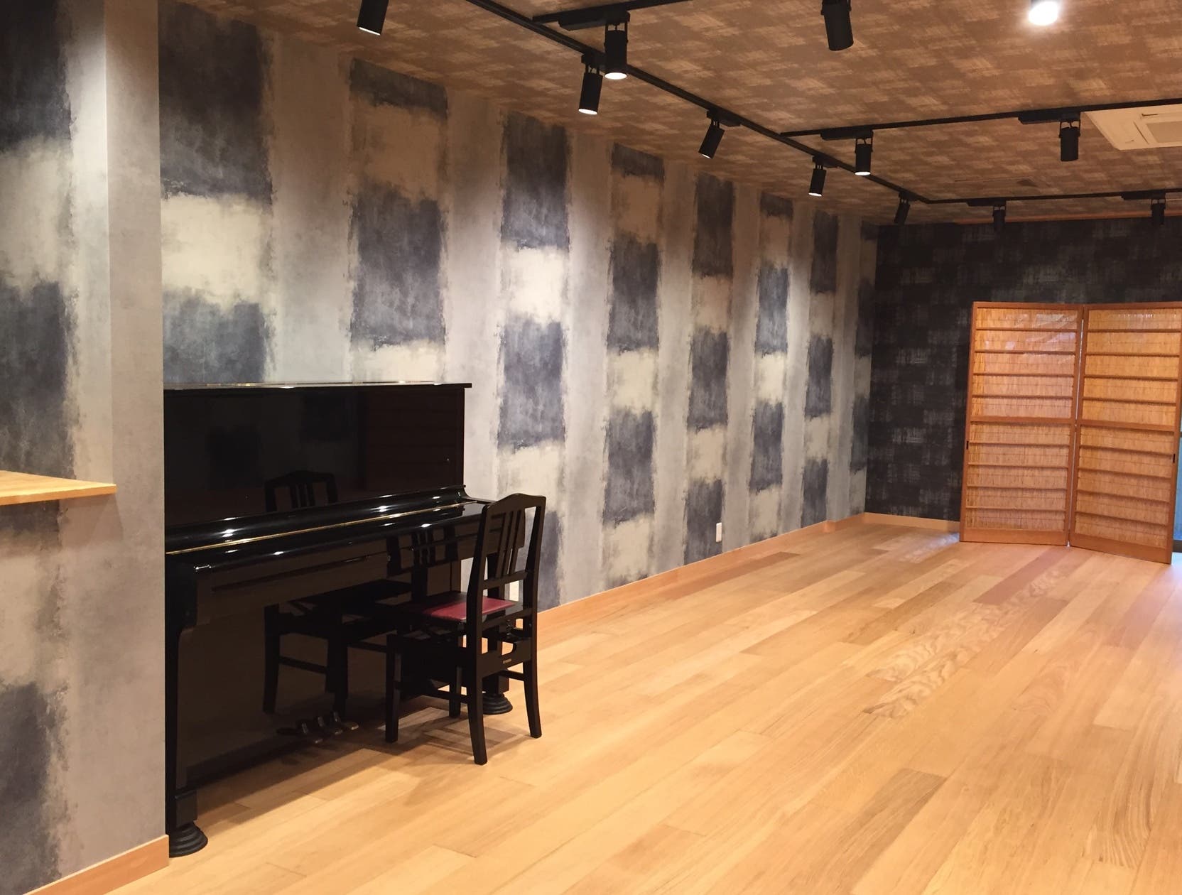 アップライトピアノの画像1