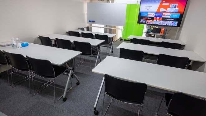 【リモートベース丸の内】⚡️15人会議室⚡️大型モニター⚡️リモートワークに最高アーロンチェア⚡️丸の内駅2分⚡️の写真3