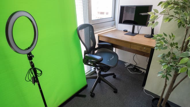 【リモートベース丸の内】⚡️15人会議室⚡️大型モニター⚡️リモートワークに最高アーロンチェア⚡️丸の内駅2分⚡️の写真8