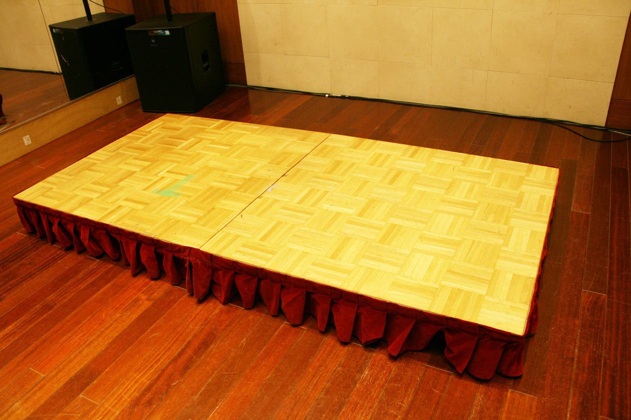 ポータブルステージ（可動式）の画像1