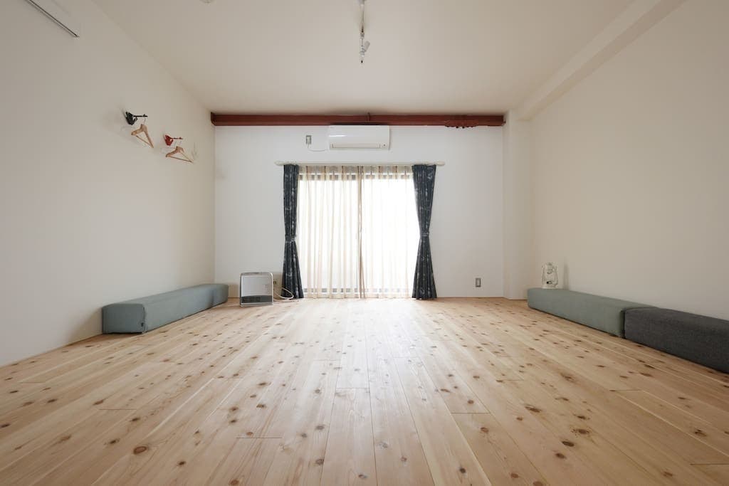 開放的でインダストリアルな雰囲気のスペースの写真8