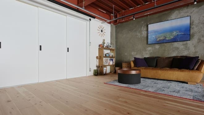 開放的でインダストリアルな雰囲気のスペースの写真10