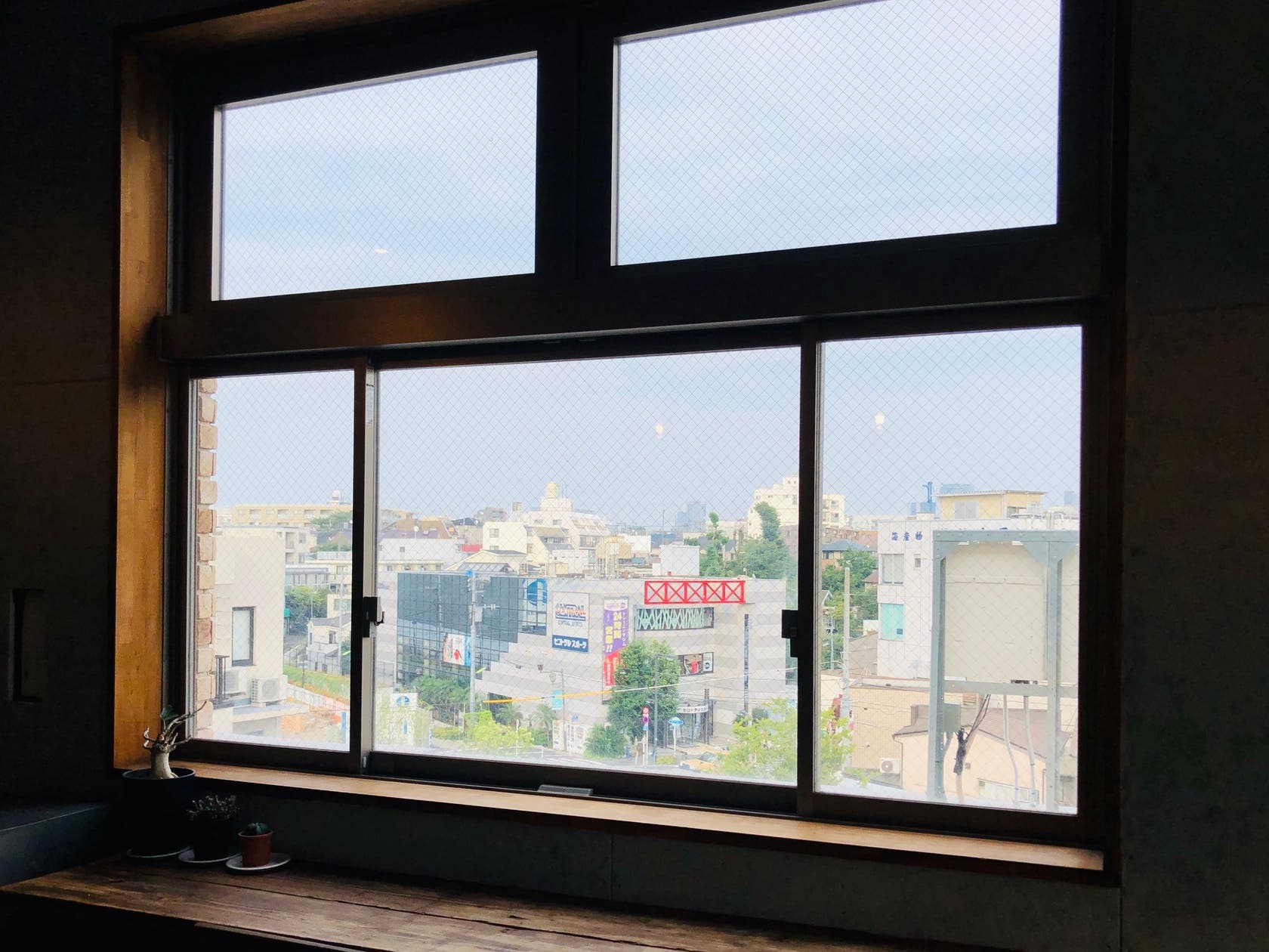 【下北沢駅徒歩3分！】最上階4階！窓が多く風通しも良く眺望も良し✨の写真17