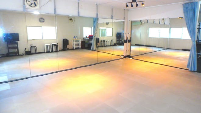 【床マット新品交換!】トレーニング・ヨガ・ダンスができる多目的レンタルスペース☆彡S&Fスタイル堺筋本町の写真1